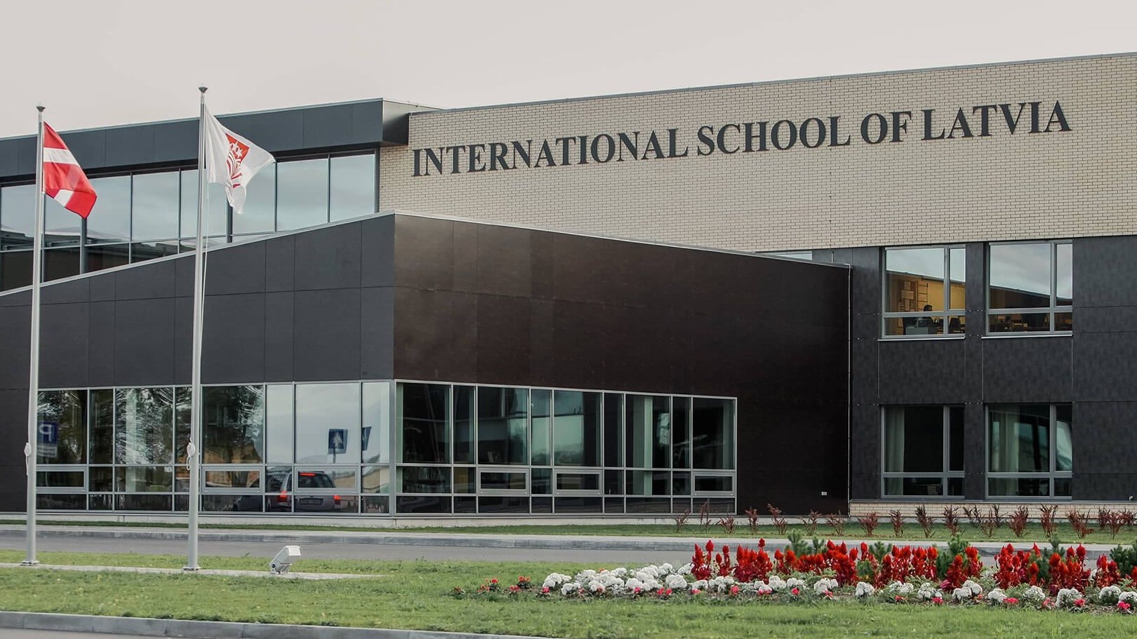Teaching at international schools in Pinki - City